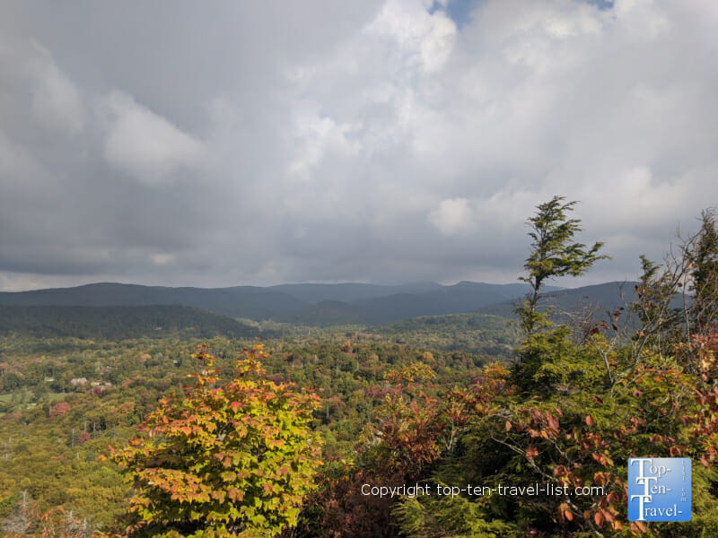 Flat Rock: A Beautiful & Easy Blue Ridge Parkway Summit Hike